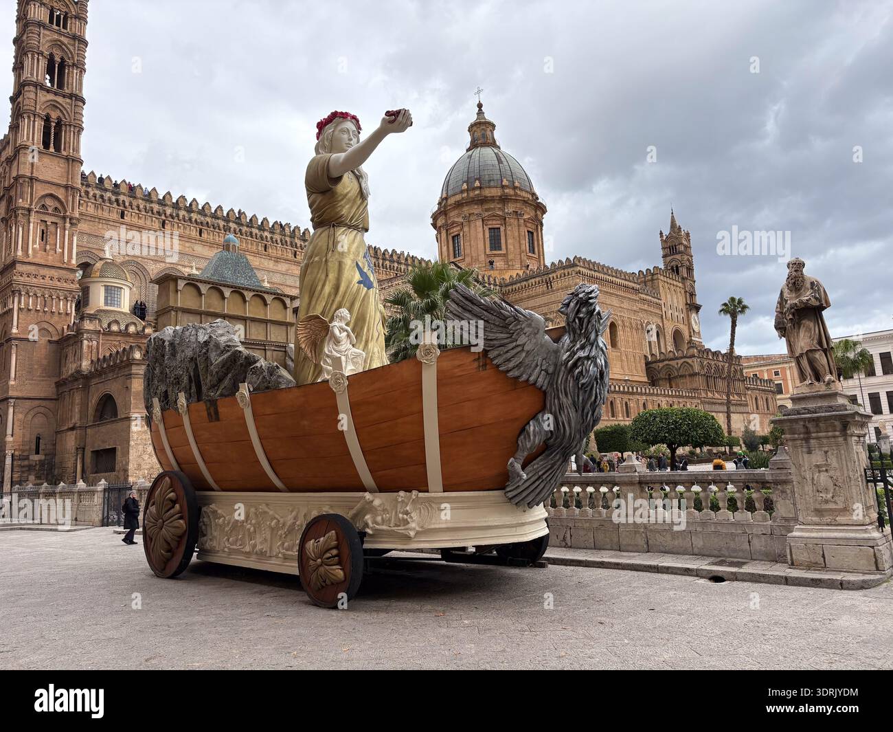 Triumphal Chariot of Saint Rosalia, Santa Rosalia Float (Carro ...
