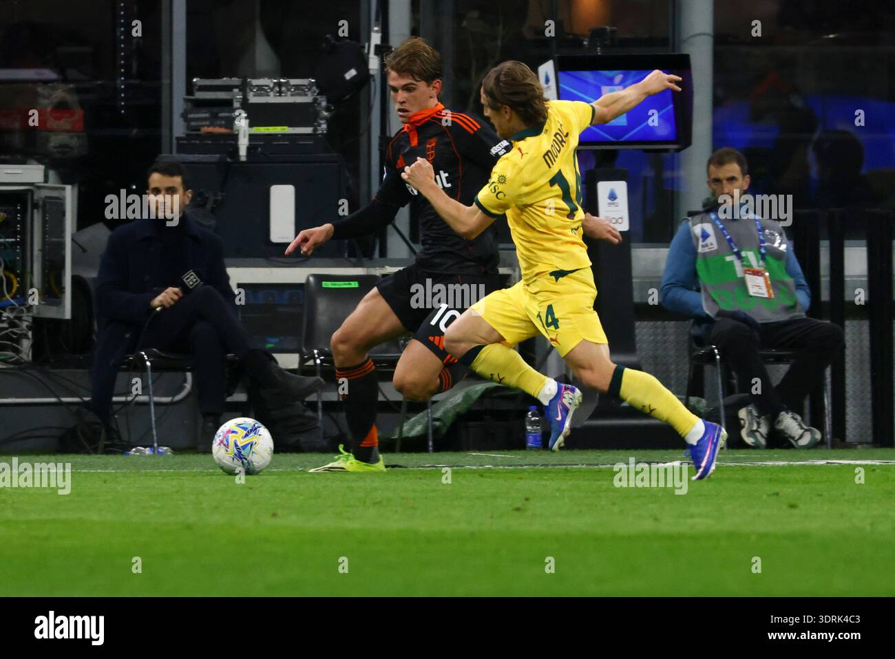 Nico Paz, Luka Modric in action during the Serie A match between AC ...