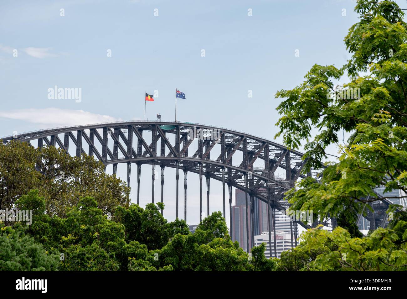 The Australian National Flag and the Aboriginal Flag flying at the ...