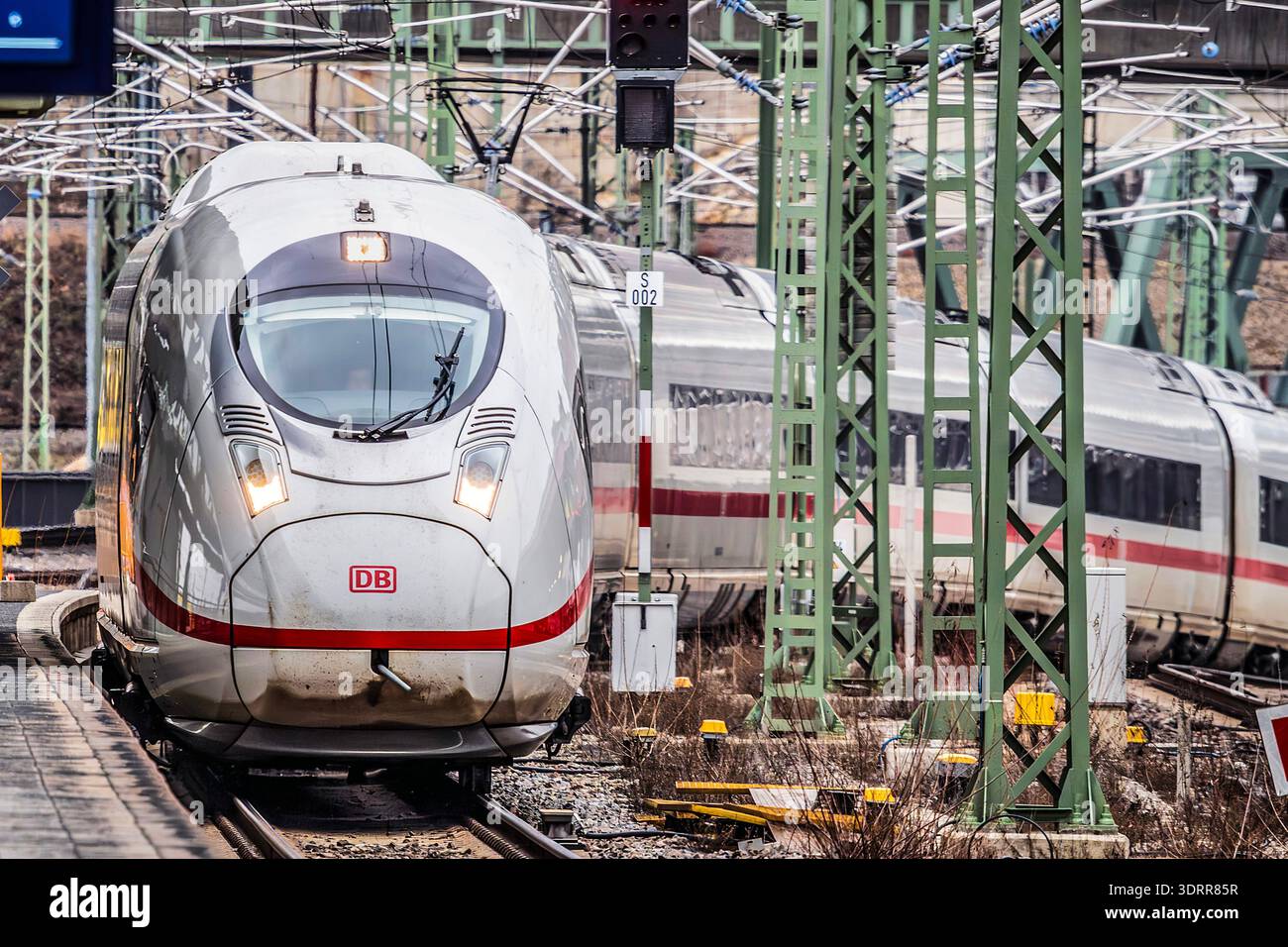 Ulm main station deutsche hi-res stock photography and images - Alamy