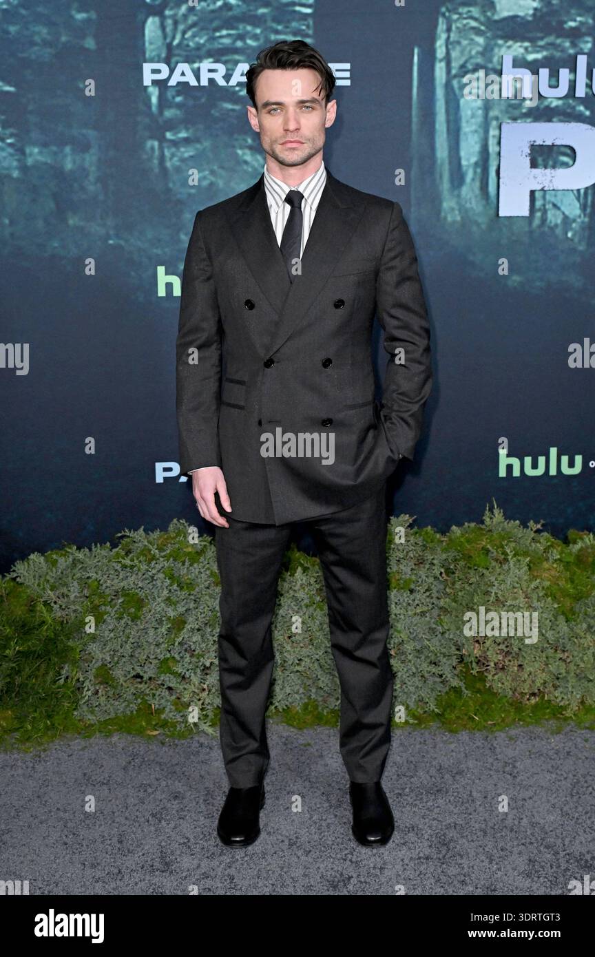 Thomas Doherty bei der Premiere der 2. Staffel der Hulu-Serie Paradise ...
