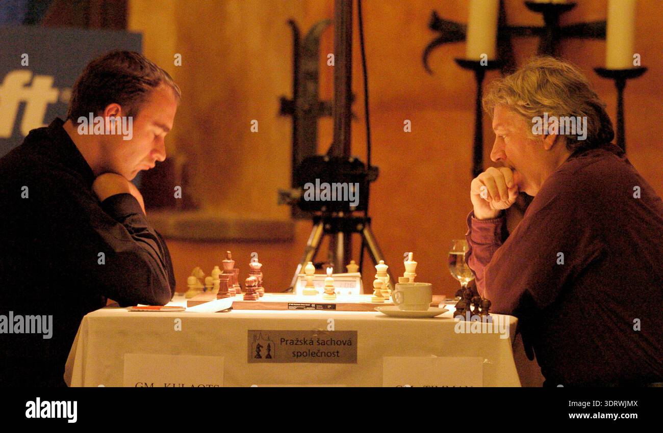 ***FILE PHOTO*** An exhibition chess match: Dutch chess grandmaster Jan ...