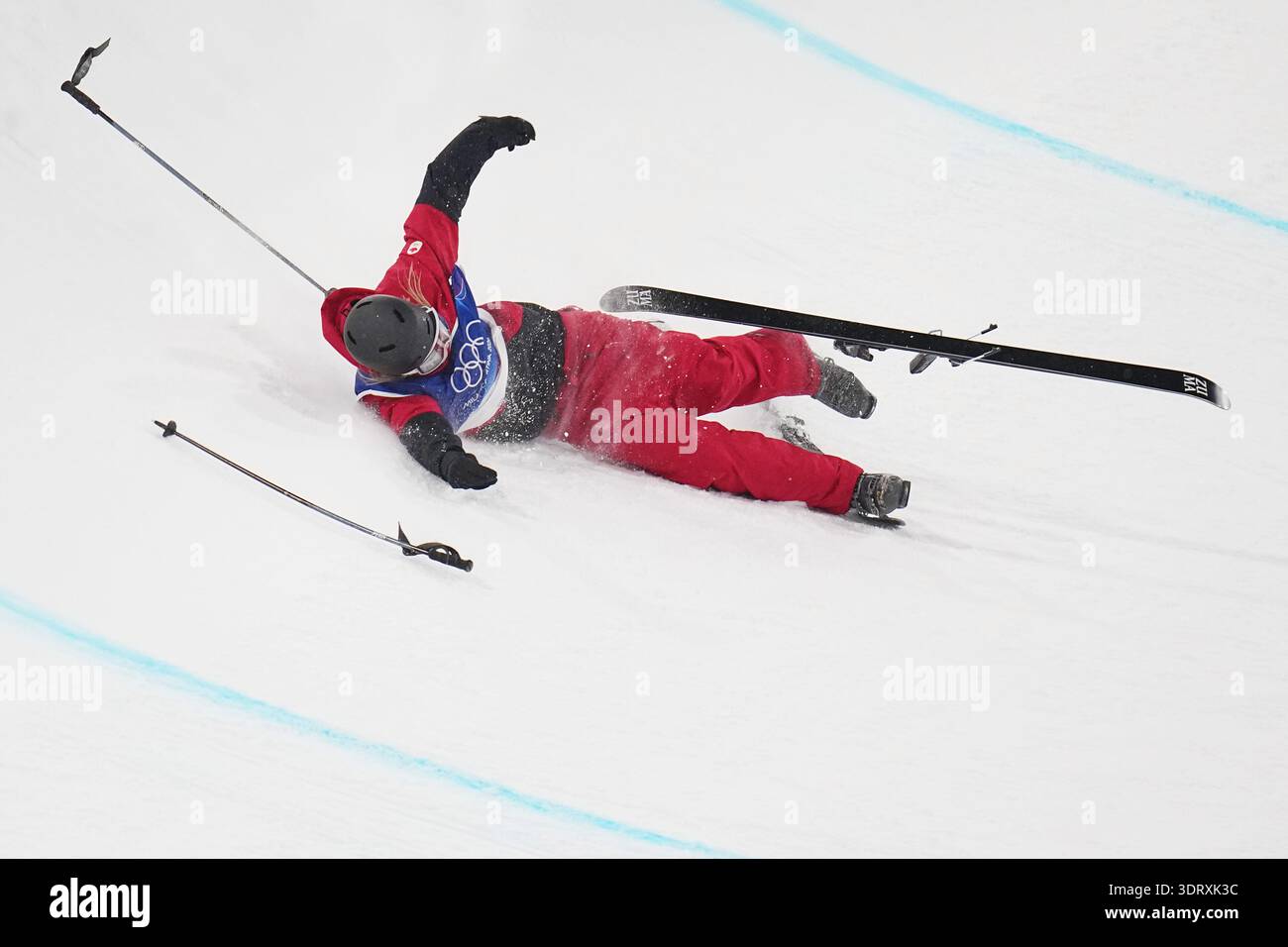 Canada's Cassie Sharpe crashes during the women's freestyle skiing ...