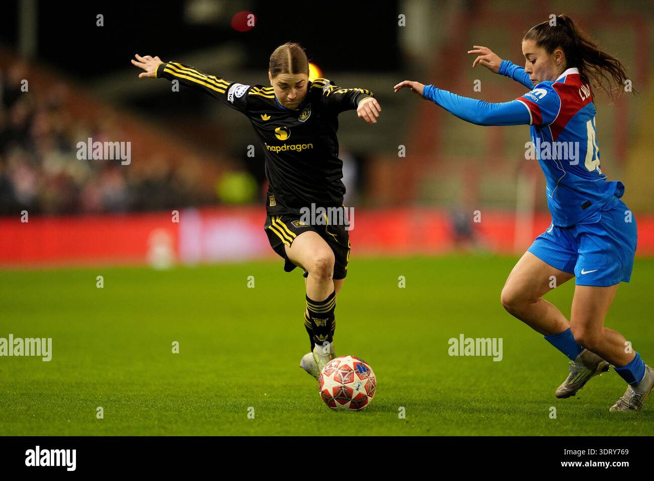 Manchester United's Jess Park (left) and Atletico Madrid's Lydia ...