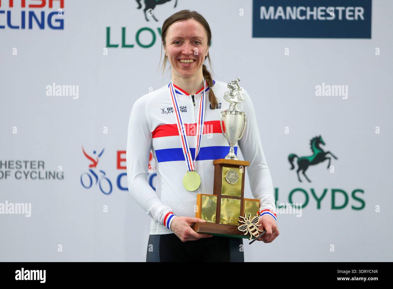 Anna Morris celebrates winning the Women’s Scratch race during the ...