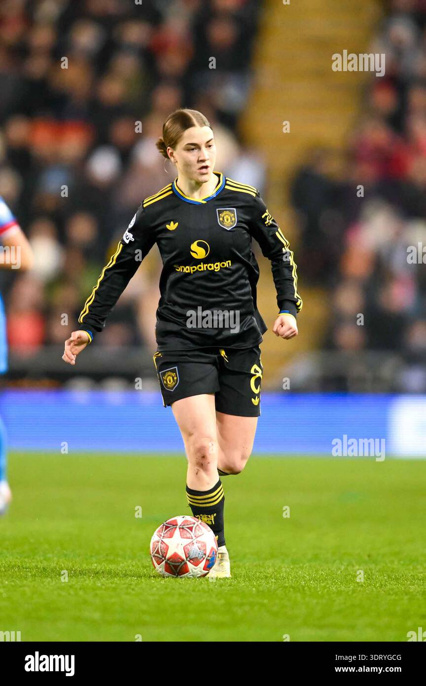 Jess Park (8 Manchester United) controls the ball during UEFA Women’s ...