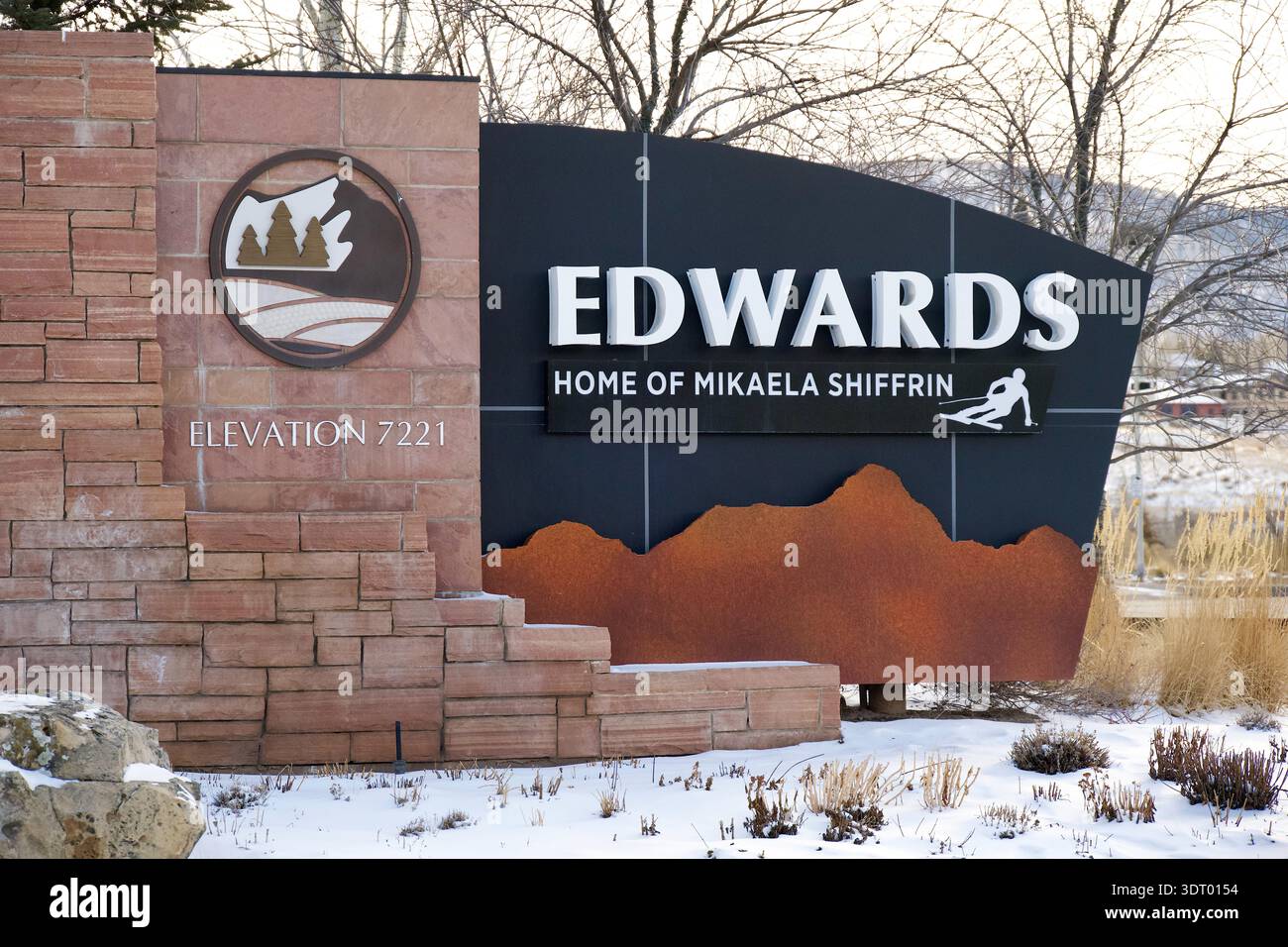 Edwards, Colorado, USA - A sign welcomes visitors to the town of ...