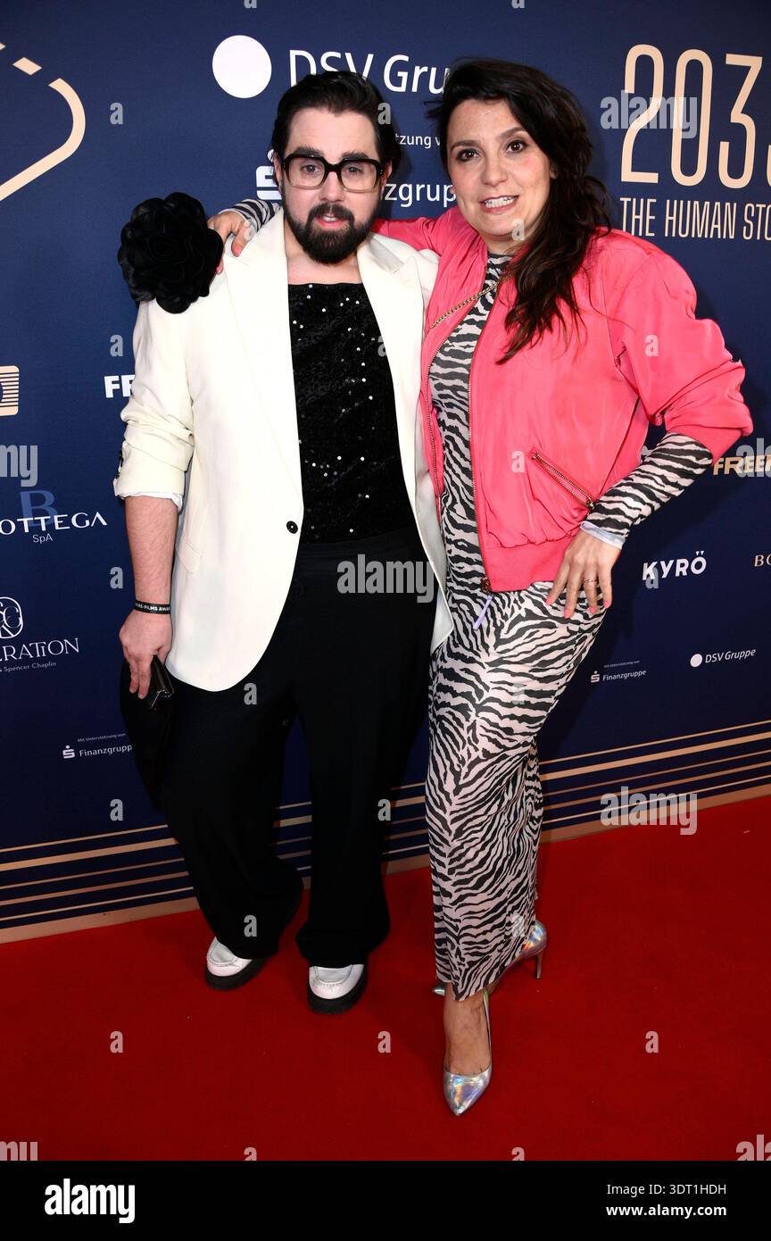 Steven Preisner und Anika Lehmann beim 99Fire Films Award während der ...