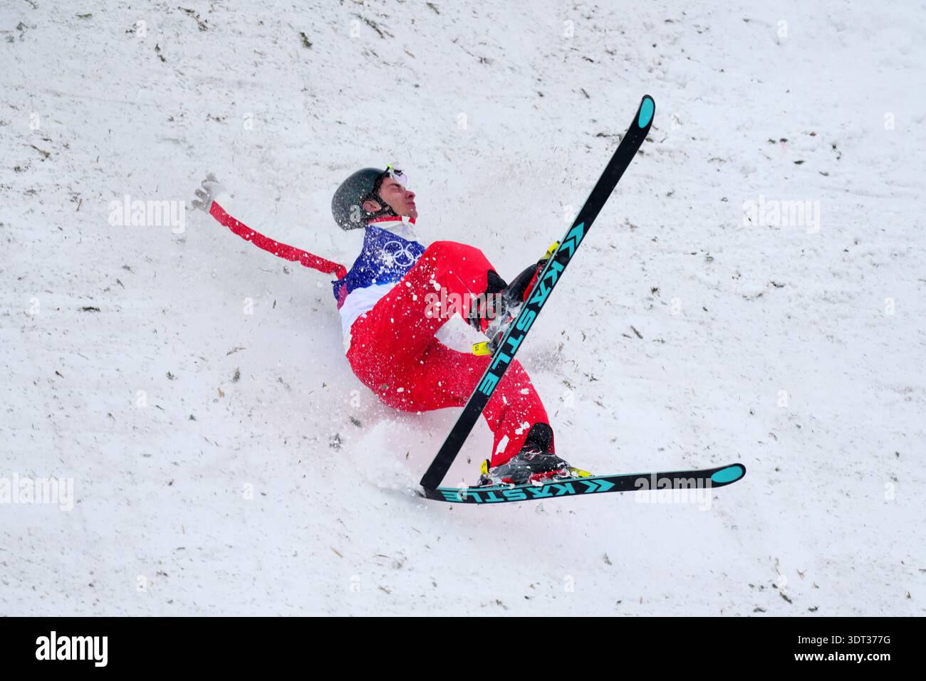Canada's Emile Nadeau crashes during the men's aerials final at the ...