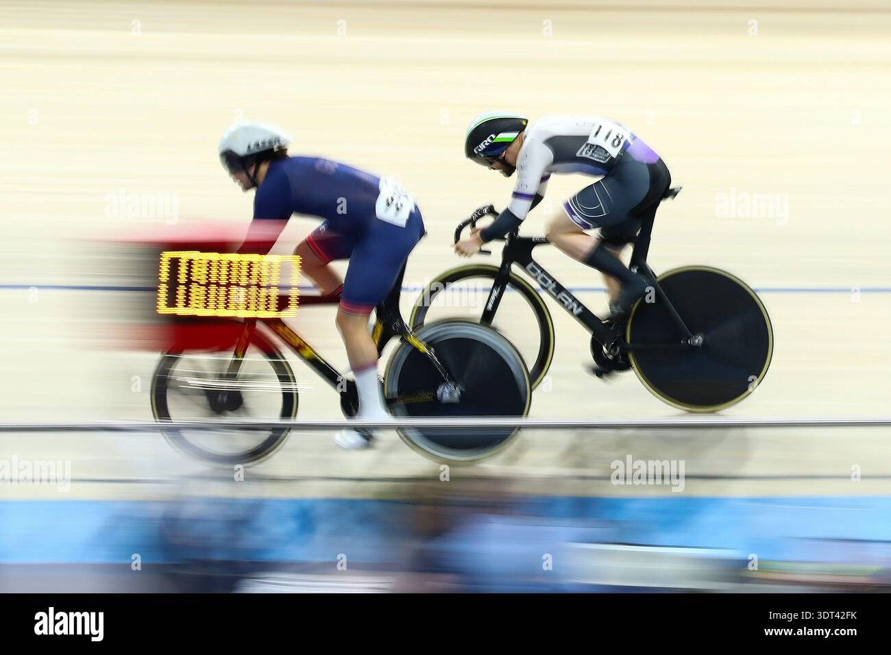 Hayden Norris of Team Inspired and Isaac Small of Glasgow Track Racing ...