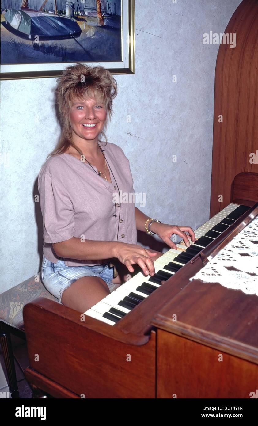 ARCHIV: Maggie Mae Sängerin und Schauspielerin Maggie Mae in Florida ...