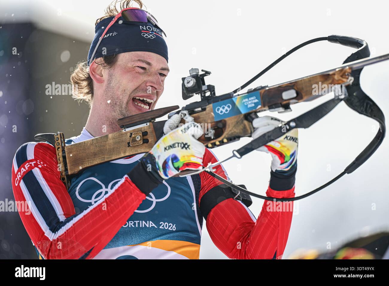 (260220) -- ANTERSELVA, Feb. 20, 2026 (Xinhua) -- Sturla Holm Laegreid ...