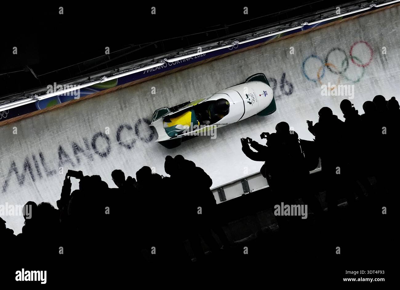 Australia's pilot Sarah Blizzard and Desi Johnson during heat 1 of the ...