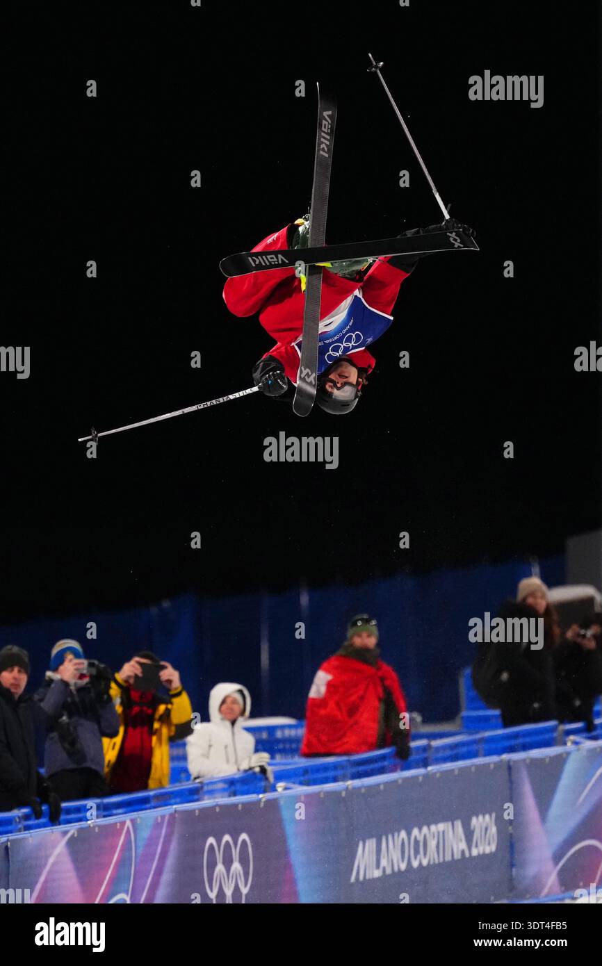 Canada's Andrew Longino (8) warms up ahead of the men's freeski ...