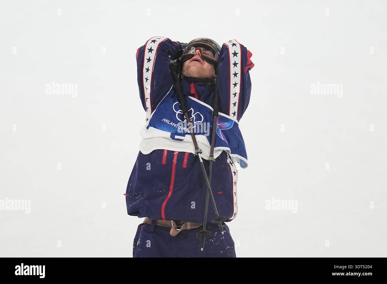 United States' Hunter Hess reacts after crashing during the men's ...