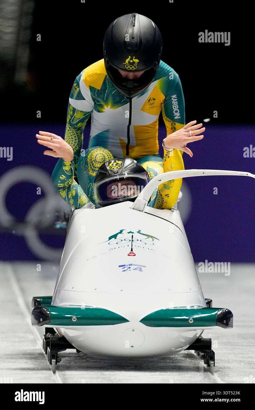 Australia's Bree Walker, right, and Kiara Reddingius start for a two ...