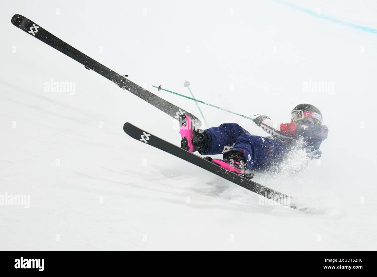 United States' Nick Goepper crashes during the men's freestyle skiing ...