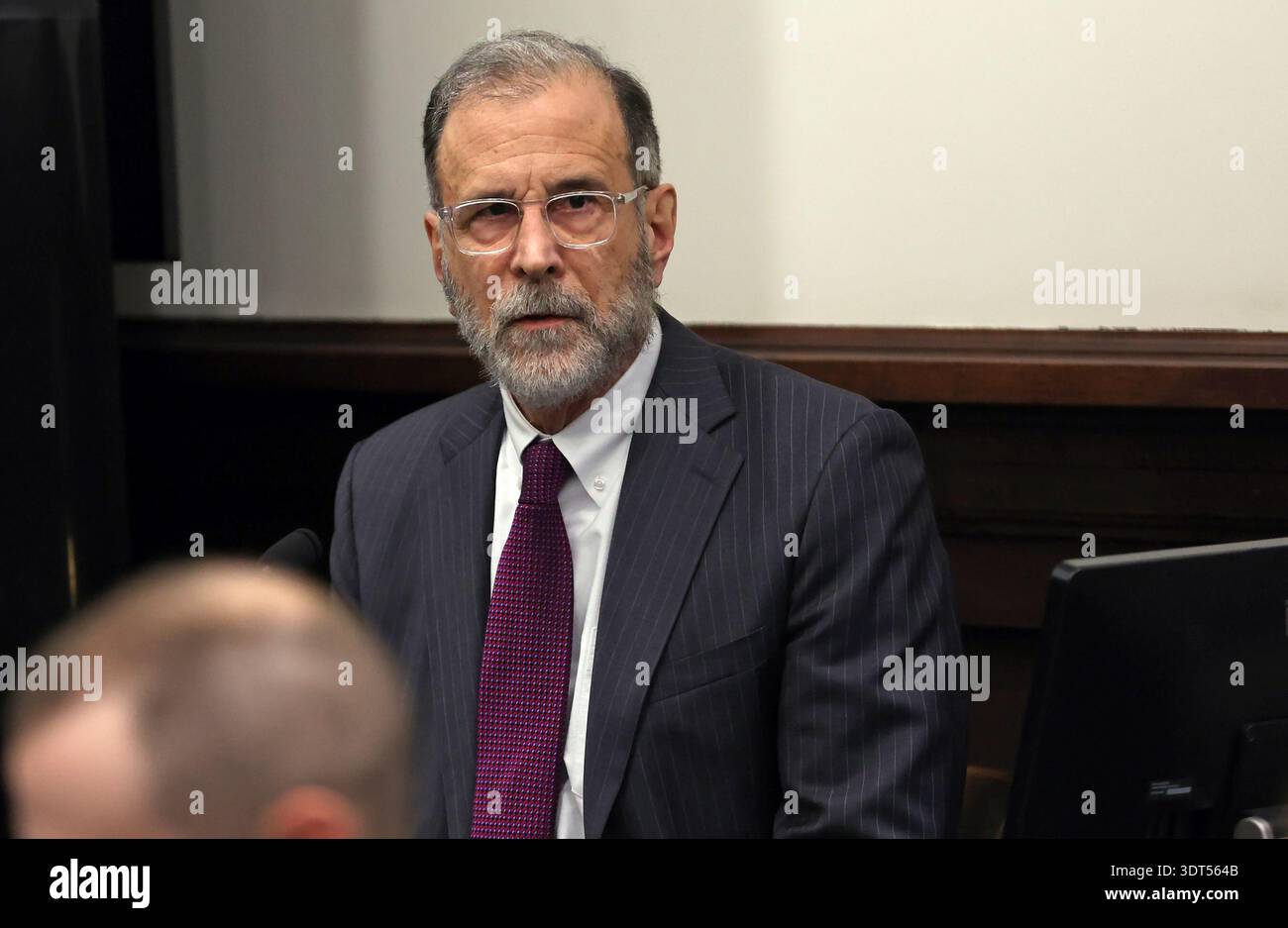 Attorney George Jonson gives expert testimony during the trial of ...
