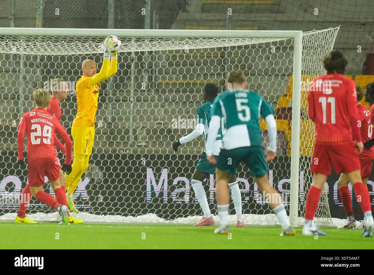 Farum, Denmark. 20th Feb, 2026. Superligakampen mellem FC Nordsjaelland ...