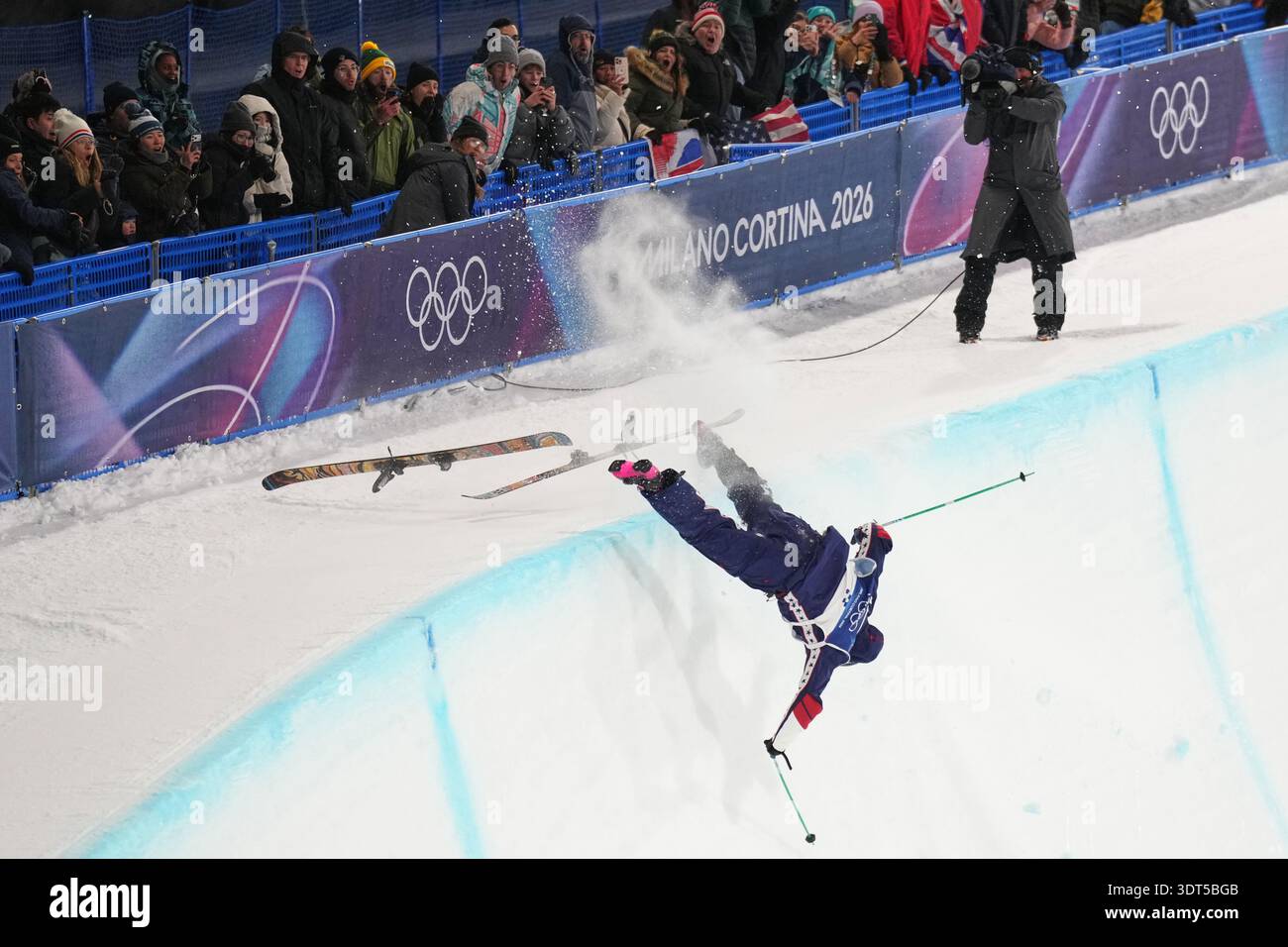 United States' Nick Goepper crashes during the men's freestyle skiing ...