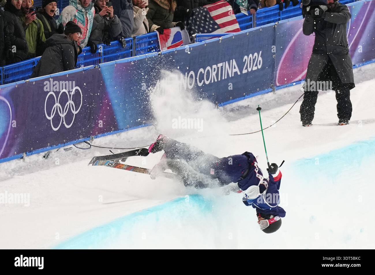 United States' Nick Goepper crashes during the men's freestyle skiing ...