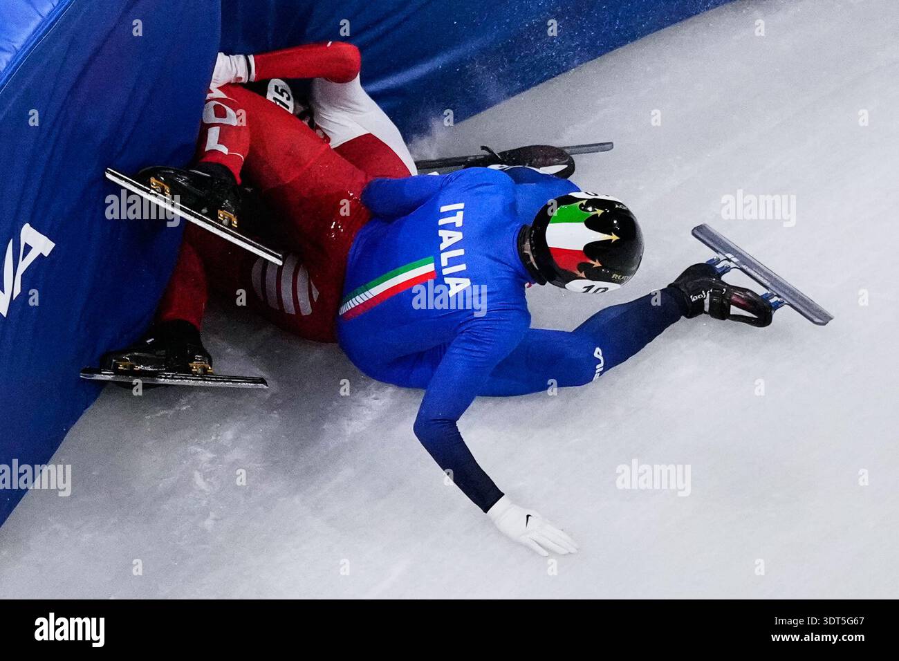 Kamila Sellier of Poland, left, and Arianna Fontana of Italy fall ...