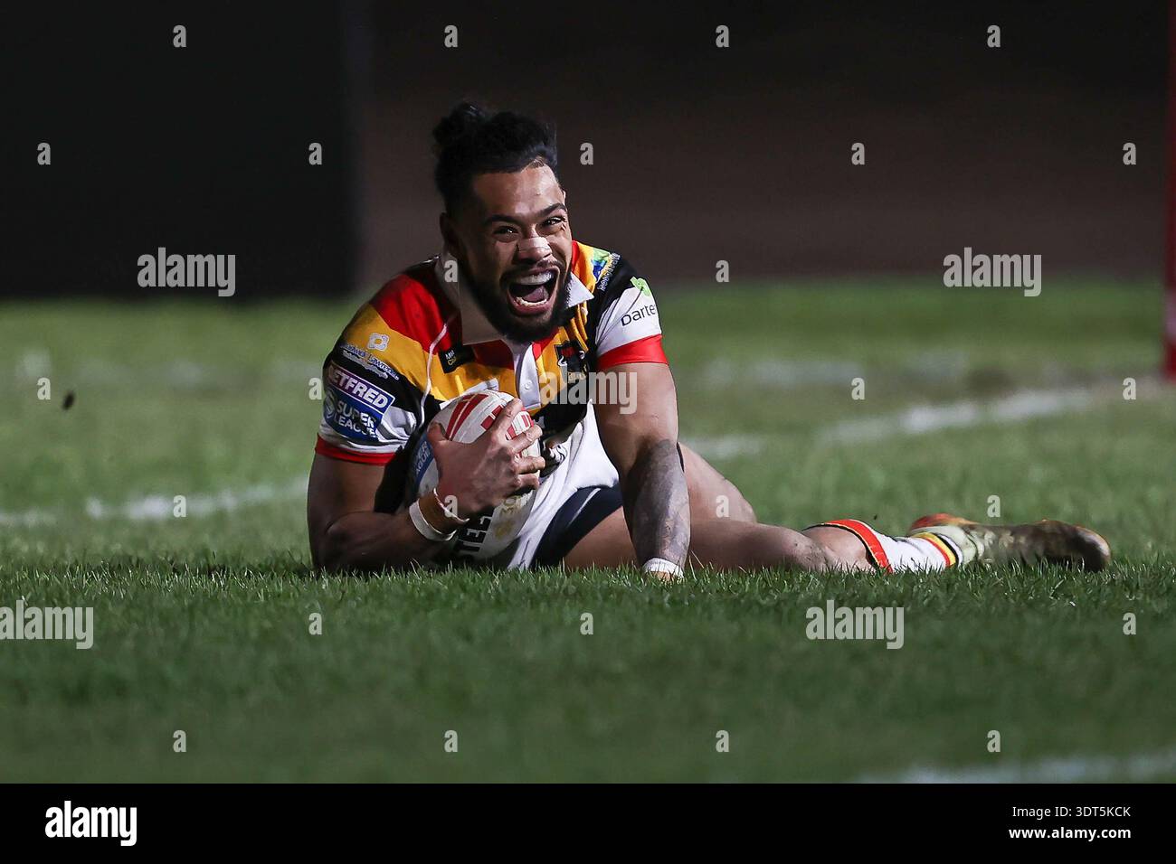 Try Waqa Blake during the BetFred Super League match between Bradford ...