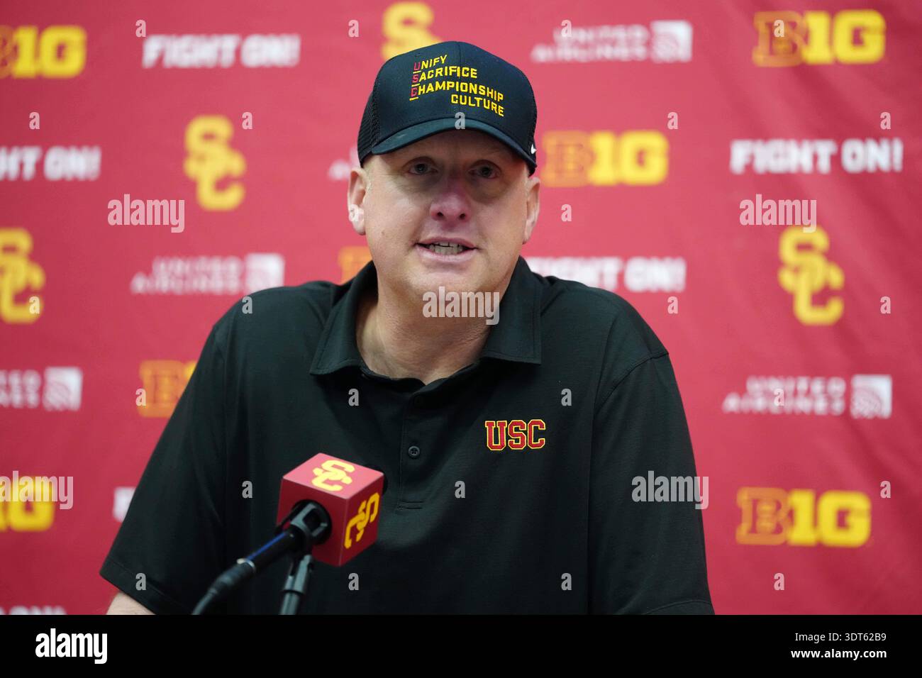 Southern California Trojans offensive coordinator and quarterbacks ...