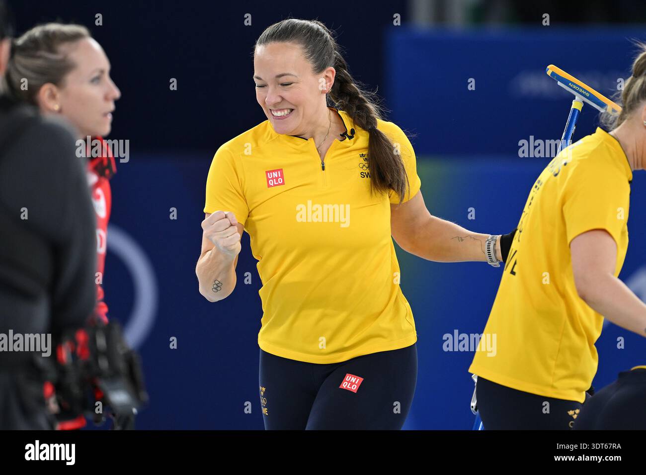 Agnes Knochenhauer of Team Sweden and teammates celebrate victory over ...