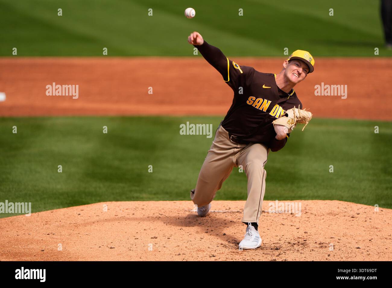 San Diego Padres pitcher Justin Yeager throws during the third inning ...