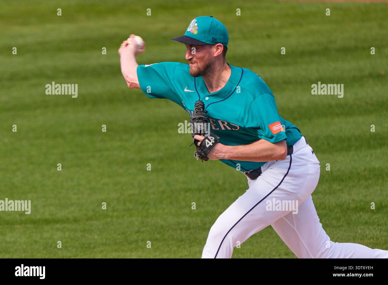 Seattle Mariners pitcher Cooper Criswell throws during the third inning ...