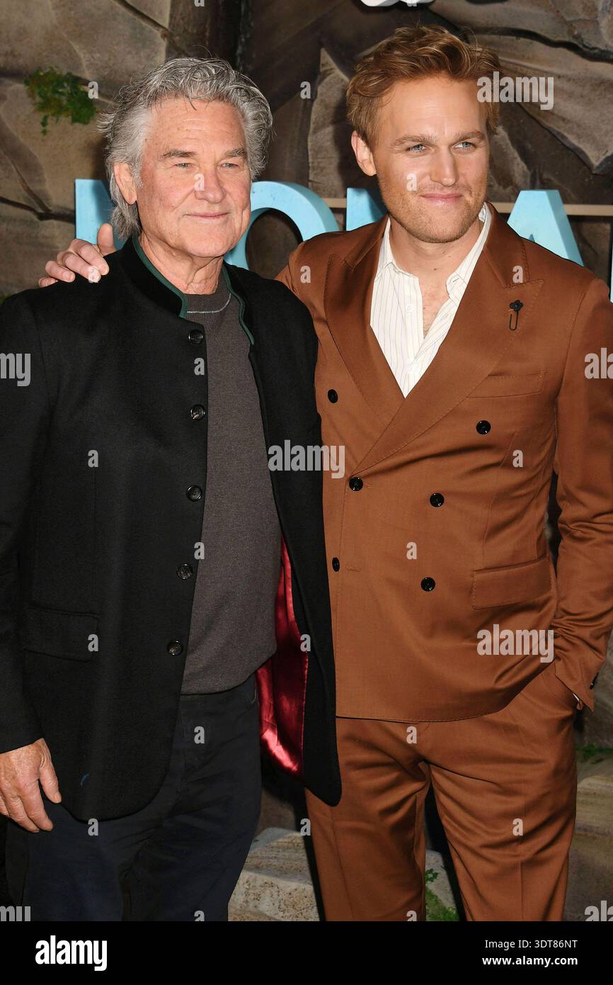 Kurt Russell mit Sohn Wyatt Russell bei der Weltpremiere des 2. Staffel ...