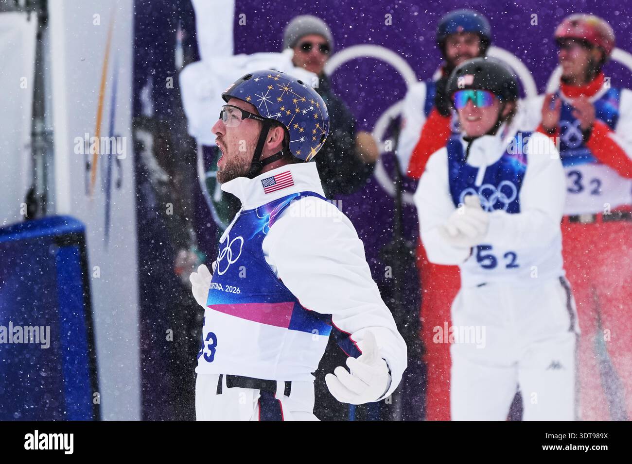 United States' Christopher Lillis (5-3) celebrates during the freestyle ...