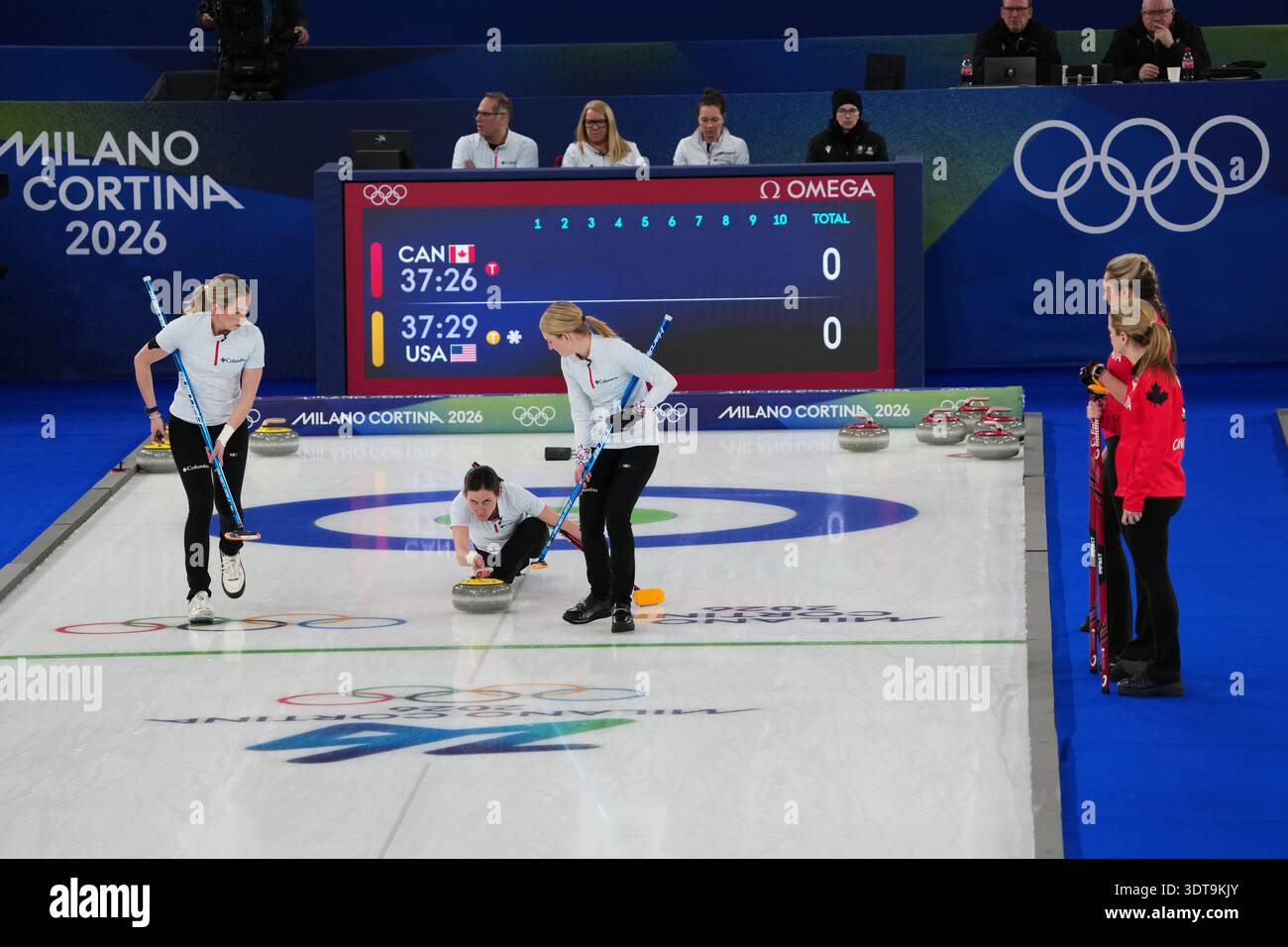 United States' Tara Peterson, center, Taylor Anderson-Heide, left, and ...