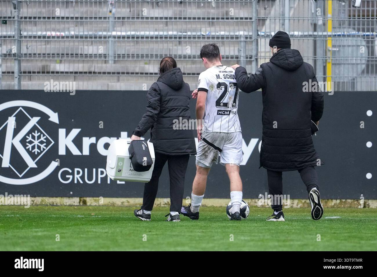 Marvin Schulz (SVS, 27) has to be substituted, injured, injury, injury ...