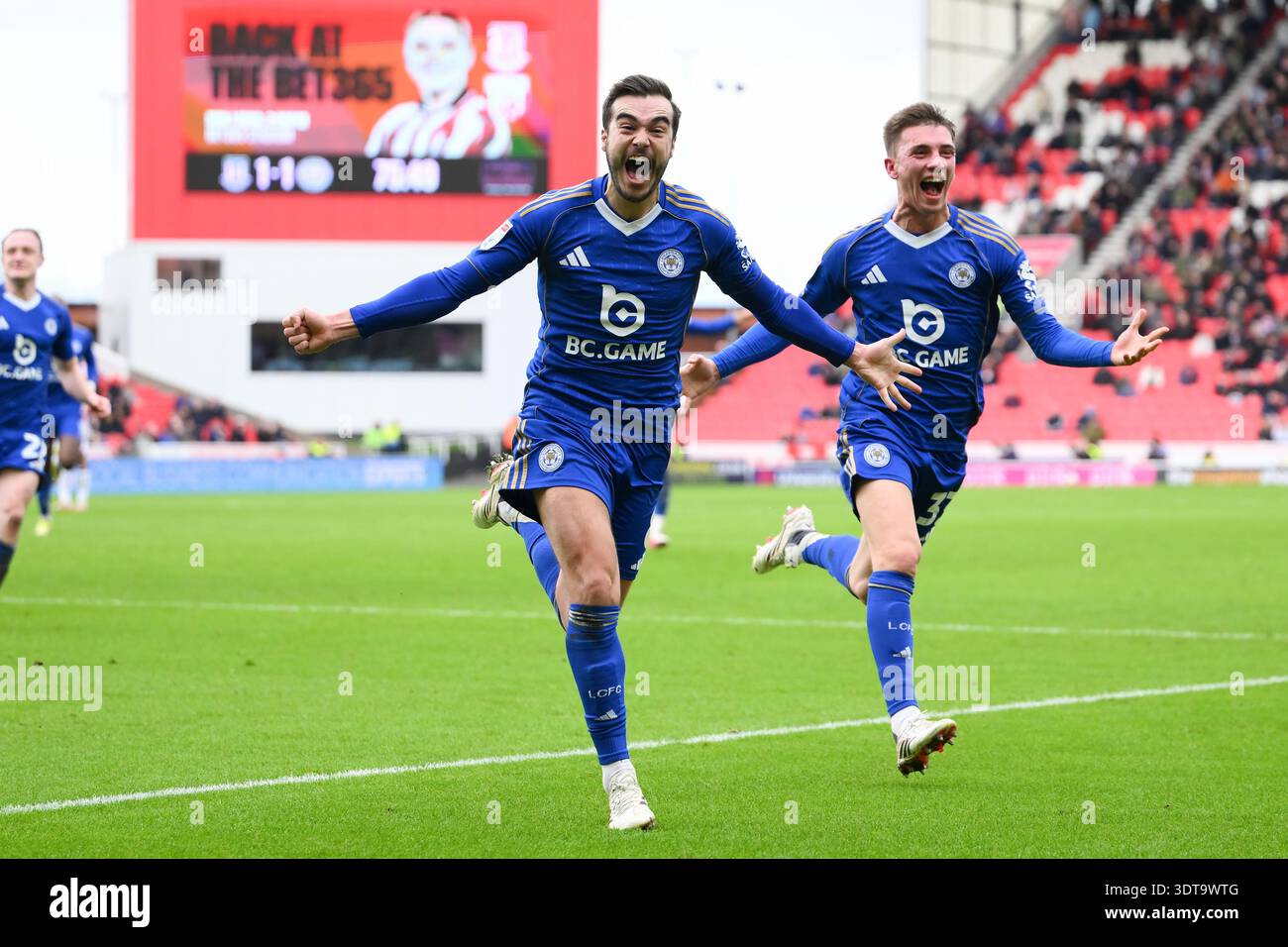 Harry Winks of Leicester City celebrates after scoring a goal to make ...