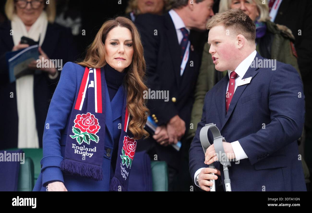 The Princess of Wales with injured England player Fin Baxter in the ...