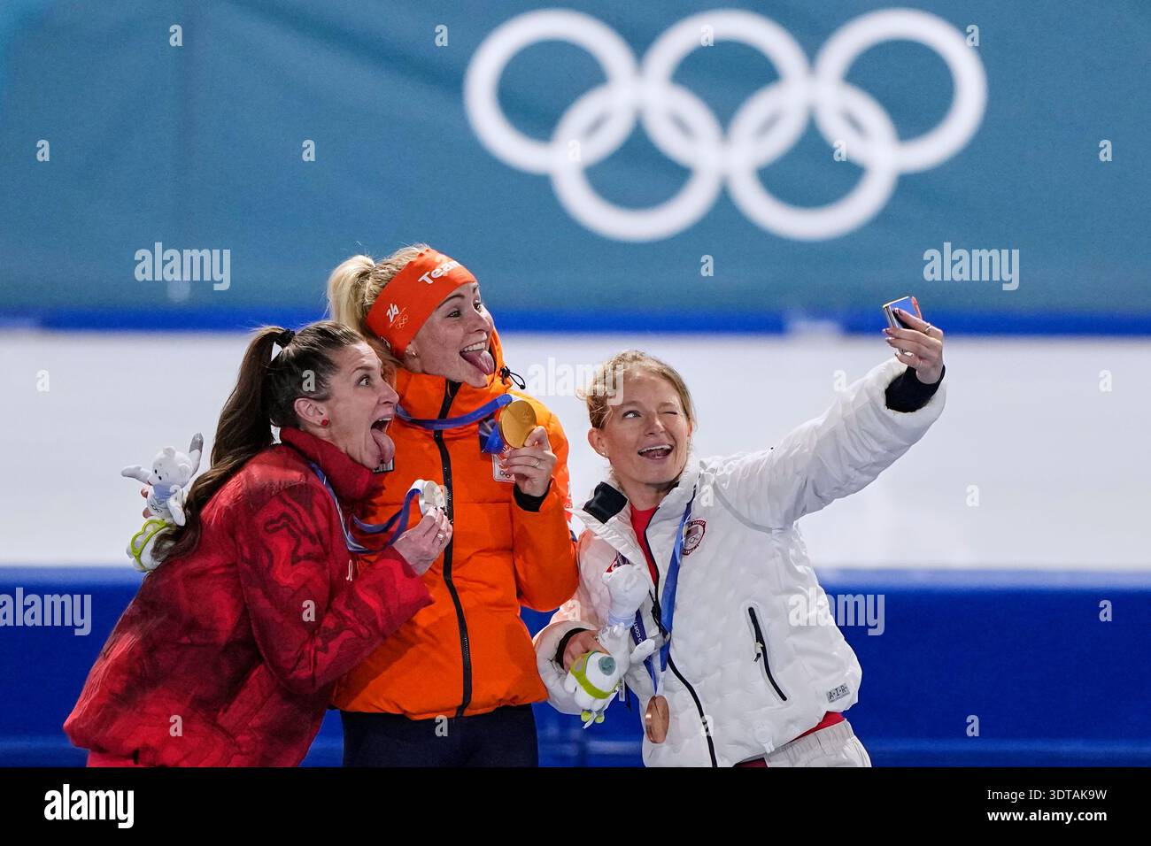 Marijke Groenewoud of the Netherlands, center and gold medal, Ivanie ...