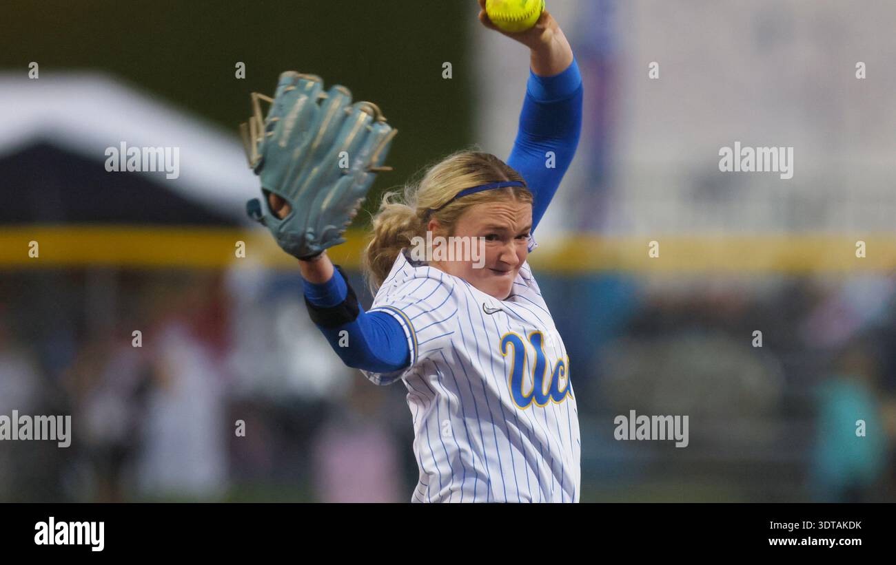 UCLA starting pitcher/relief pitcher Natalie Cable (3) winds ups during ...