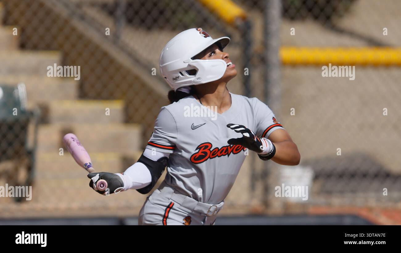 Oregon State outfielder Jada Lewis (9) bats during an NCAA softball ...