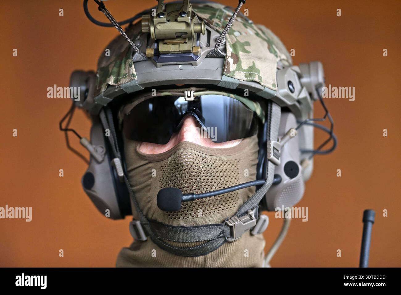 Ein Kommandosoldat des Kommando Spezialkräfte KSK. Ein Kommandosoldat ...