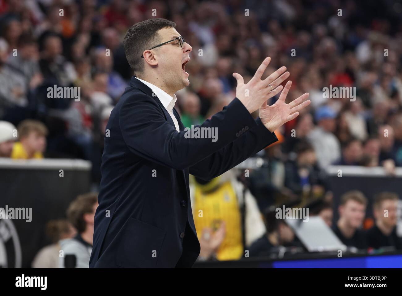 Lazar Spasic (EWE Baskets Oldenburg, Head Coach) gestures, GER, Alba ...