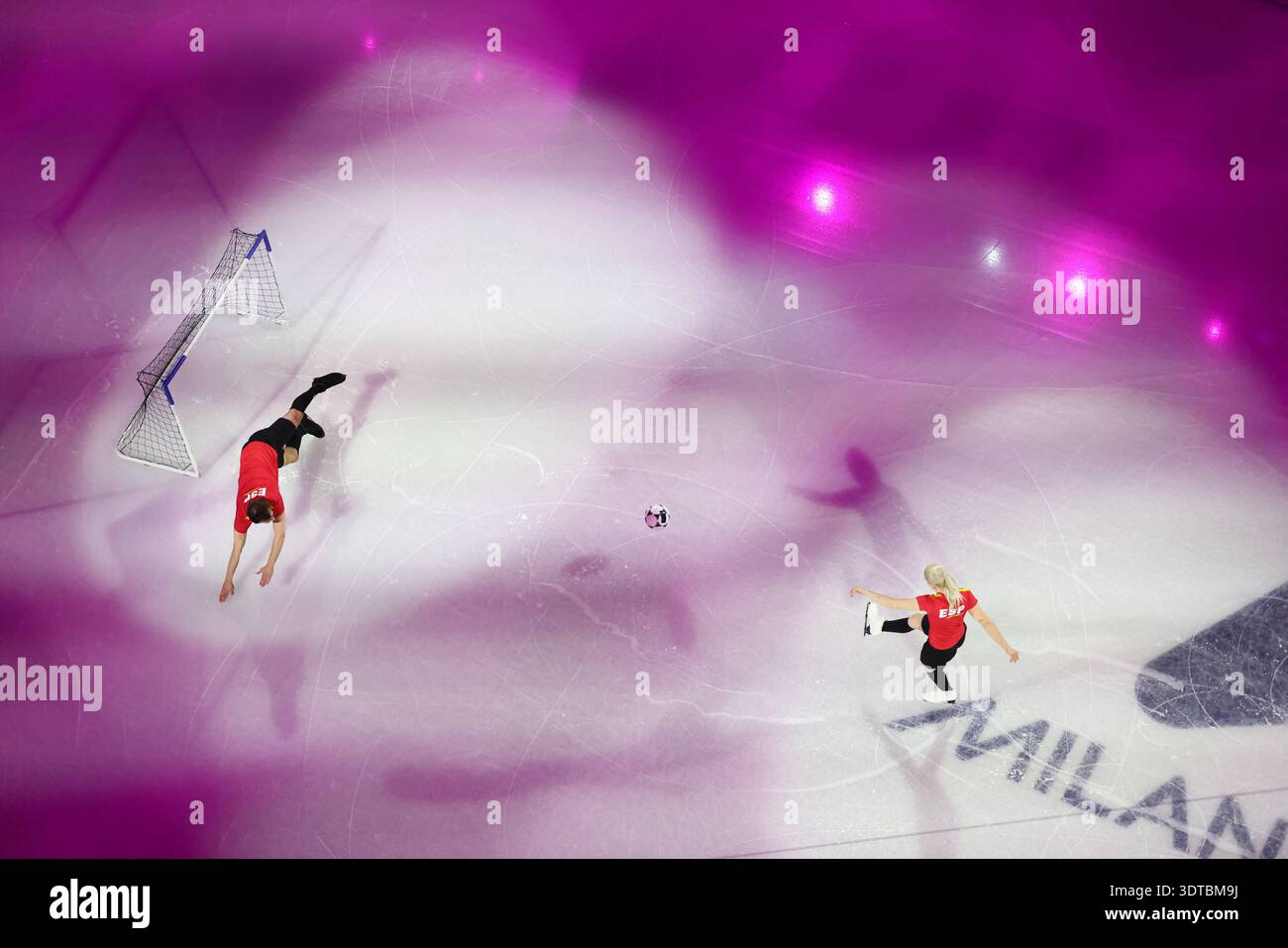 Olivia SMART and Tim DIECK of Spain perform during the exhibition gala ...