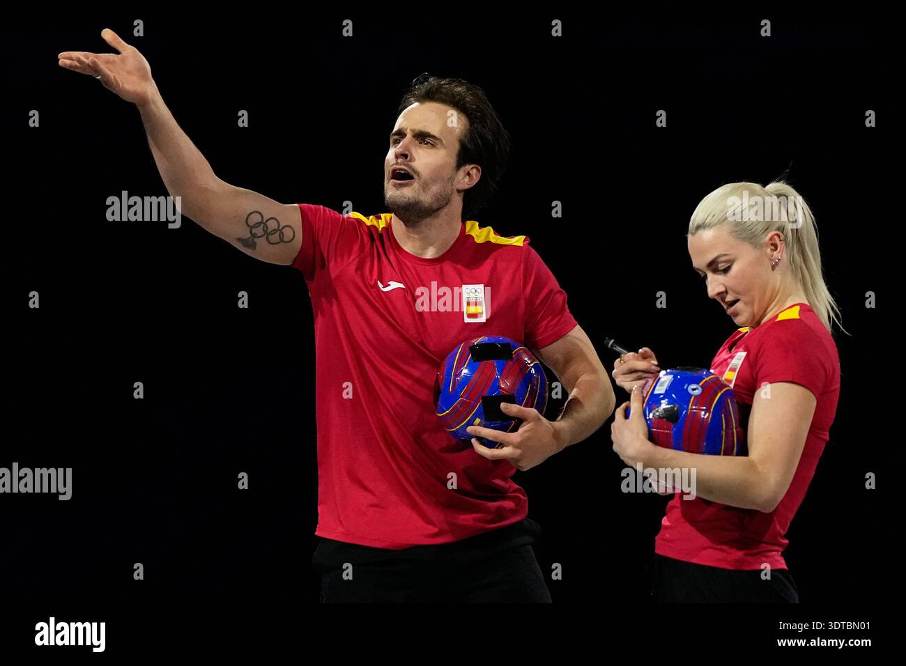 Olivia Smart and Tim Dieck of Spain perform during the figure skating ...