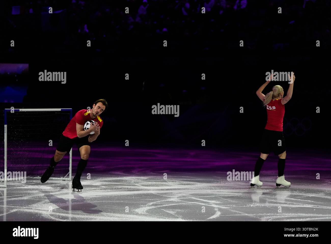 Olivia Smart and Tim Dieck of Spain perform during the figure skating ...