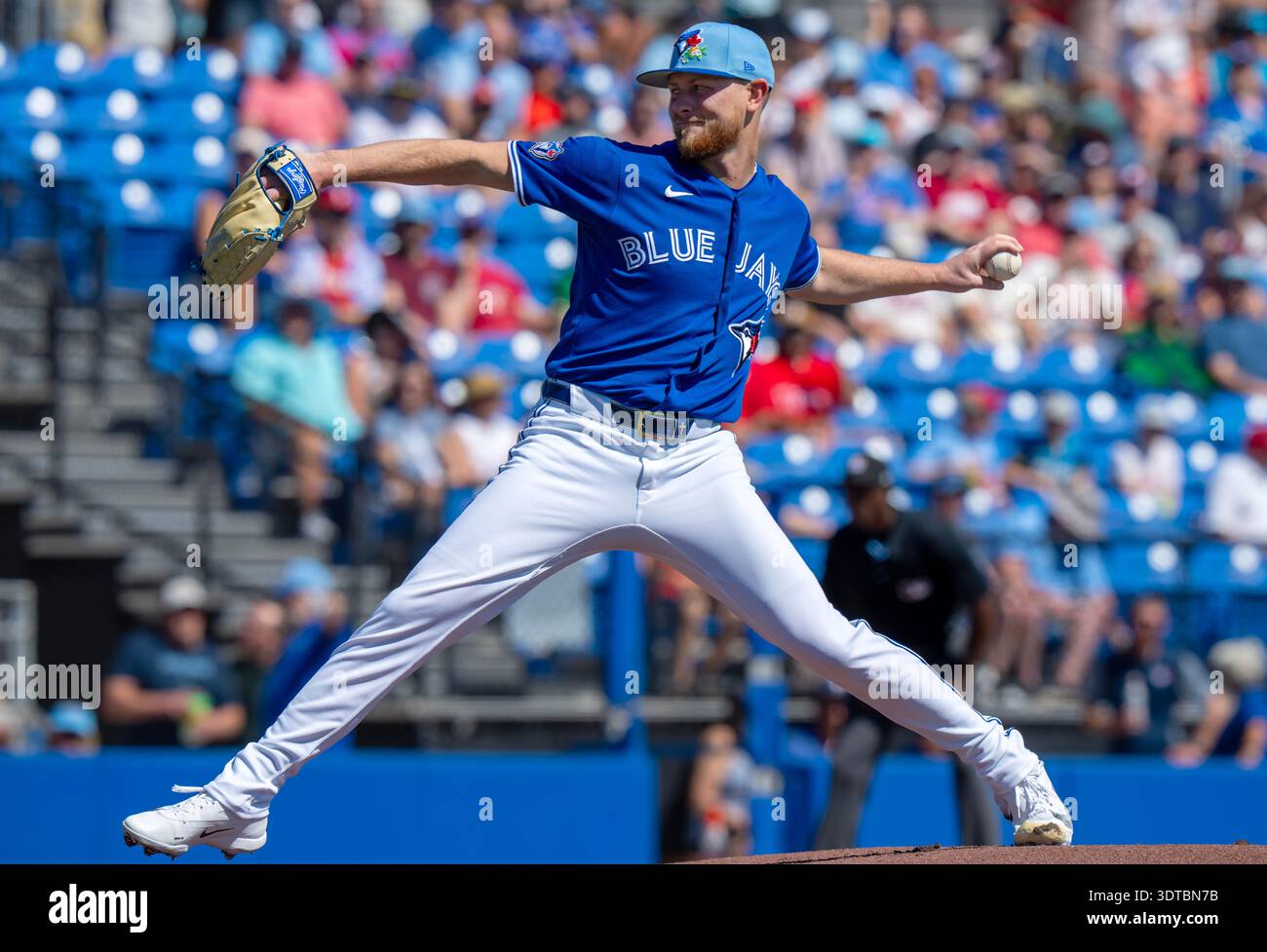 Toronto Blue Jays starting pitcher Eric Lauer pitches in 1st inning ...