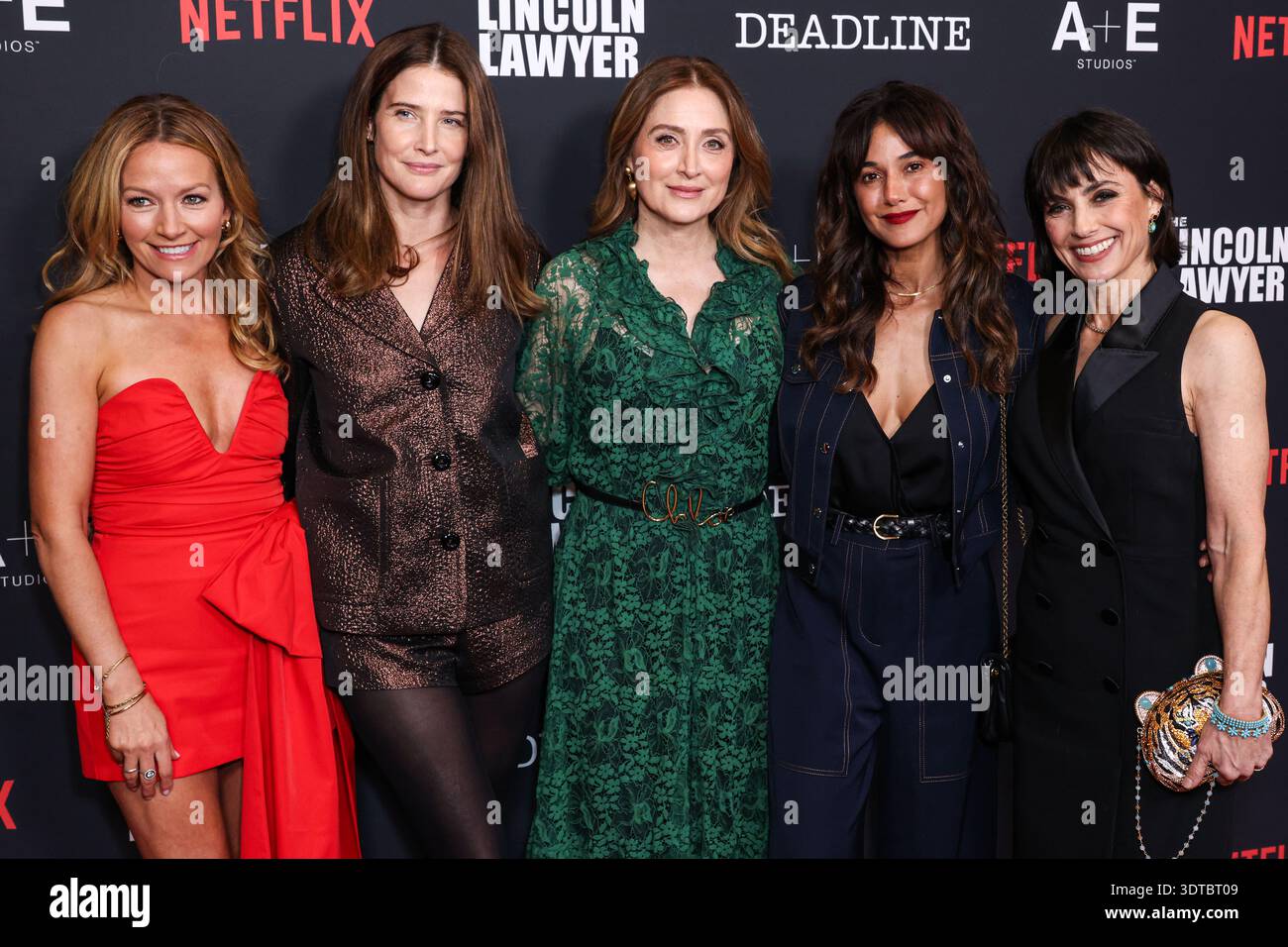 LOS ANGELES, CALIFORNIA, USA - JANUARY 28: Becki Newton, Cobie Smulders ...