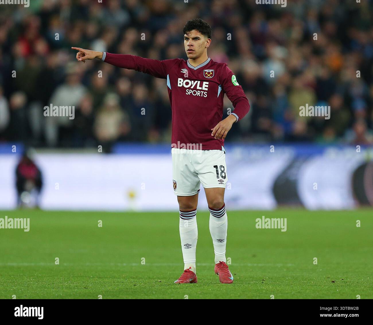 London, England, February 21 2026: Mateus Fernandes (18 West Ham United ...