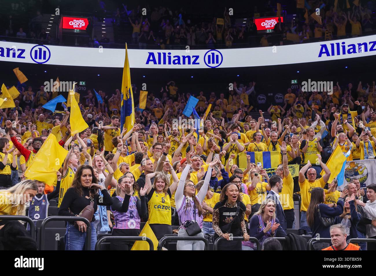 The fans [supporters] of Alba Berlin celebrate the victory, GER, Alba ...