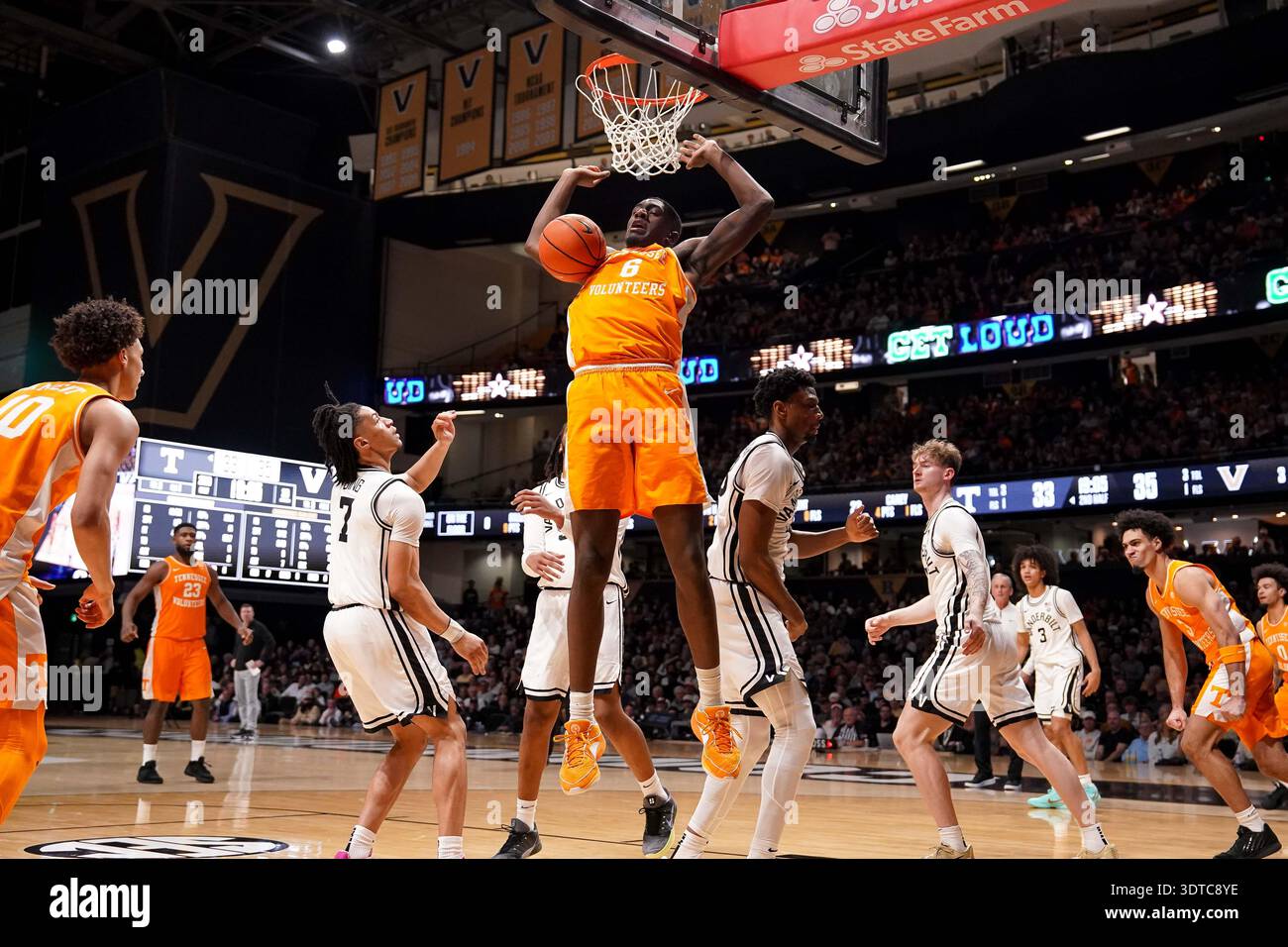 February 21, 2026, Nashville, Tennessee, USA: Tennessee forward Dewayne ...